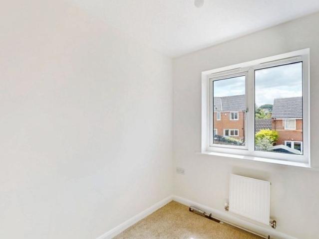 3 bedroom House To Rent Total Size: 851 SQ FT