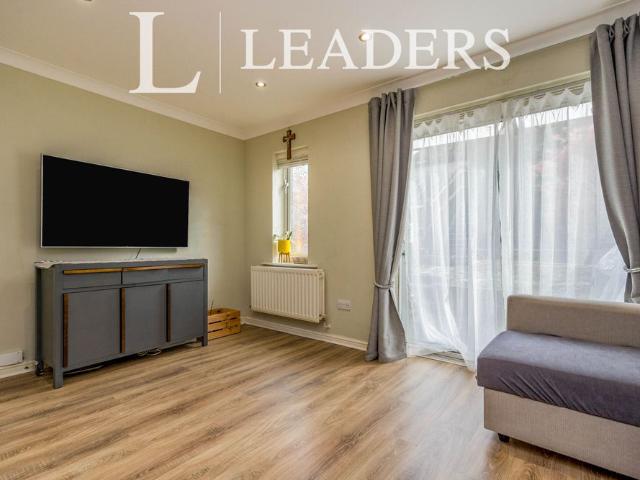 3 bedroom house to rent Turner Close, Guildford, GU4