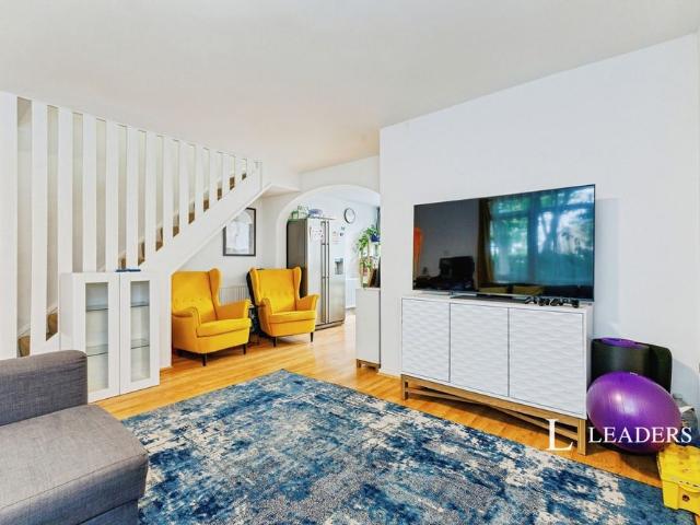 3 bedroom house to rent Weymede, Byfleet, West Byfleet, KT14