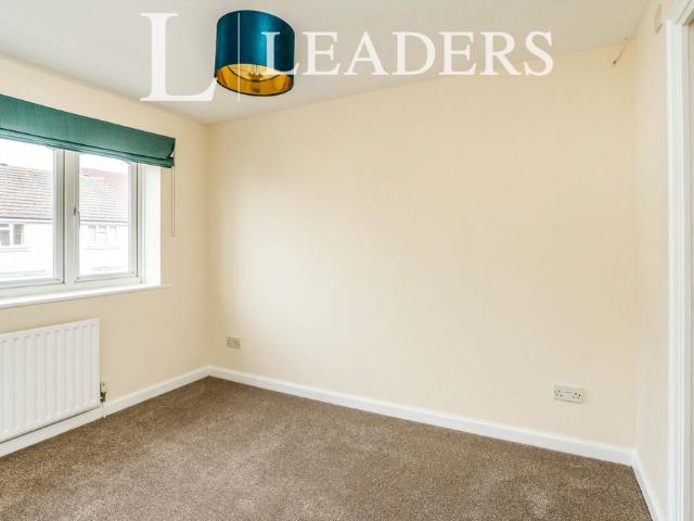 3 bedroom house to rent Woodfield Close, Tangmere, Chichester, PO20