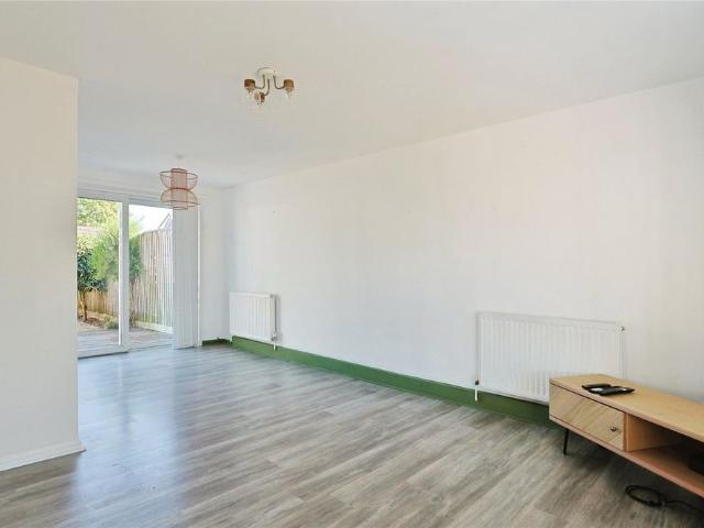 3 bedroom house to rent York Road, Broadstone, Dorset, BH18