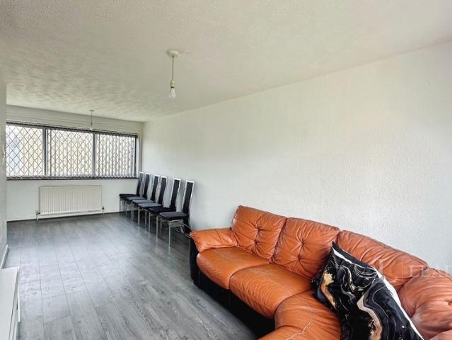 3 bedroom house to rent Alesia Road, Luton, LU3