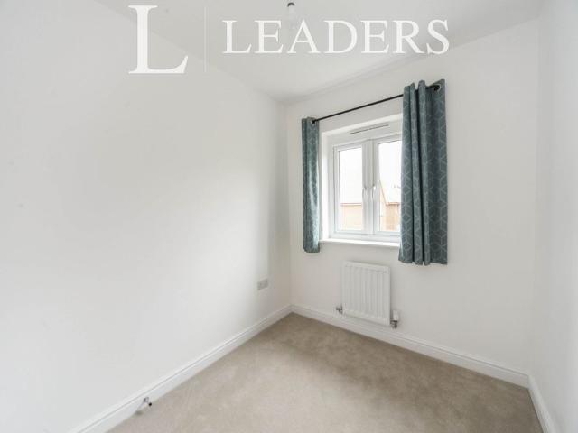 3 bedroom house to rent Armstrong Road, Luton, Bedfordshire, LU2