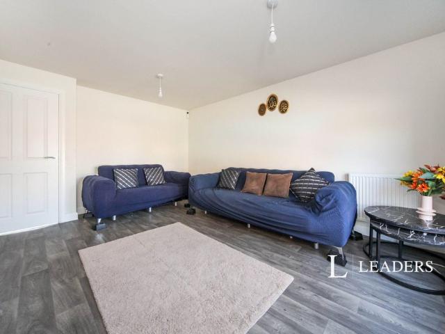 3 bedroom house to rent Box Crescent, Houghton Regis, Dunstable, Bedfordshire, LU5