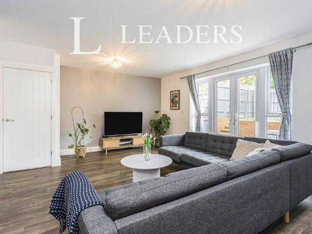 3 bedroom house to rent Buckeridge Way, Haywards Heath, West Sussex, RH16