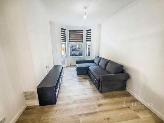 3 bedroom house to rent Burton Avenue, Doncaster, South Yorkshire, DN4