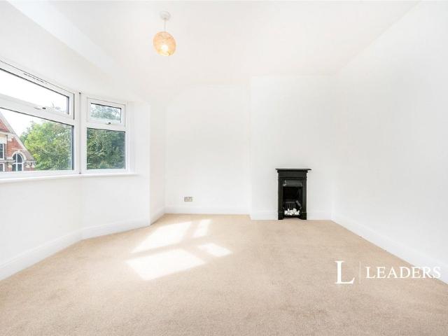 3 bedroom house to rent Bury Street, Newport Pagnell, Buckinghamshire, MK16