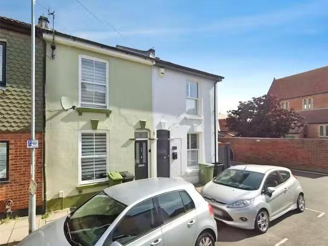3 bedroom House to rent, Collingwood Road, Southsea, PO5 £1,4.