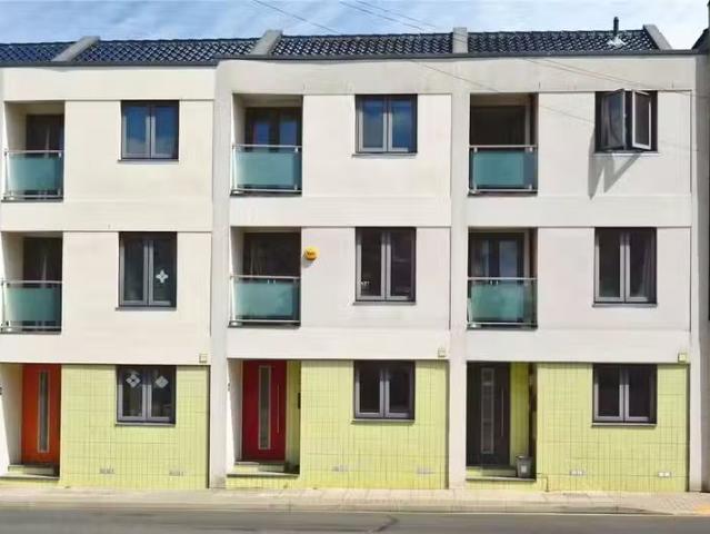 3 bedroom House to rent, Clarendon Road, Southsea, PO4 £1,650.