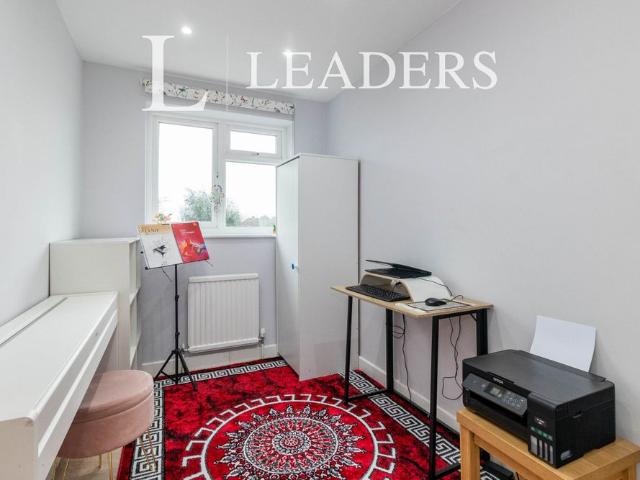 3 bedroom house to rent Egmont Road, Walton on Thames, KT12