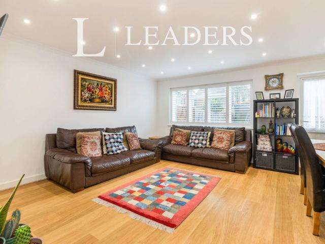 3 bedroom house to rent Egmont Road, Walton on Thames, KT12