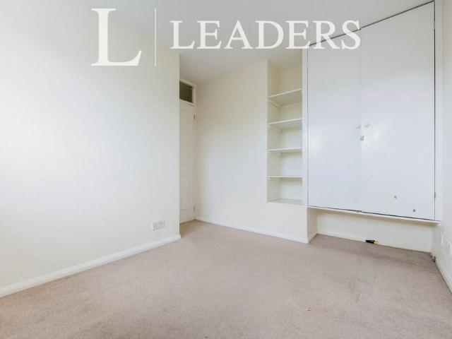 3 bedroom house to rent Elmhurst Close, Furzton, Milton Keynes, Buckinghamshire, MK4