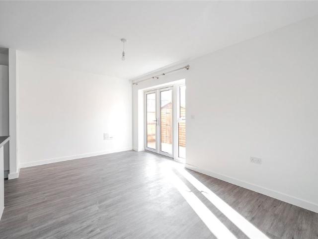3 bedroom house to rent Elder Drive, Houghton Regis, Dunstable, Bedfordshire, LU5