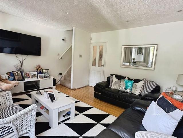3 bedroom house to rent Falconers Road, Luton, Bedfordshire, LU2