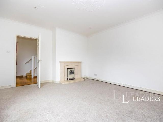 3 bedroom house to rent Hall Dene Close, Guildford, Surrey, GU1