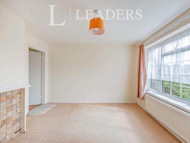 3 bedroom house to rent Hare Lane, Crawley, RH11