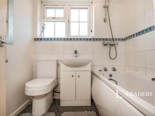 3 bedroom house to rent Hawkwood Crescent, Worcester, Worcestershire, WR2