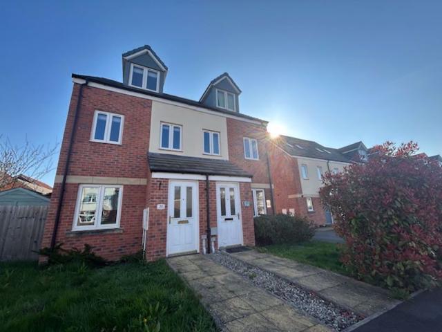 3 Bedroom House To Rent, Homington Avenue, Badbury Park SN3, 3 bed semi detached house to rent, £1,550 pcm | PrimeLocation