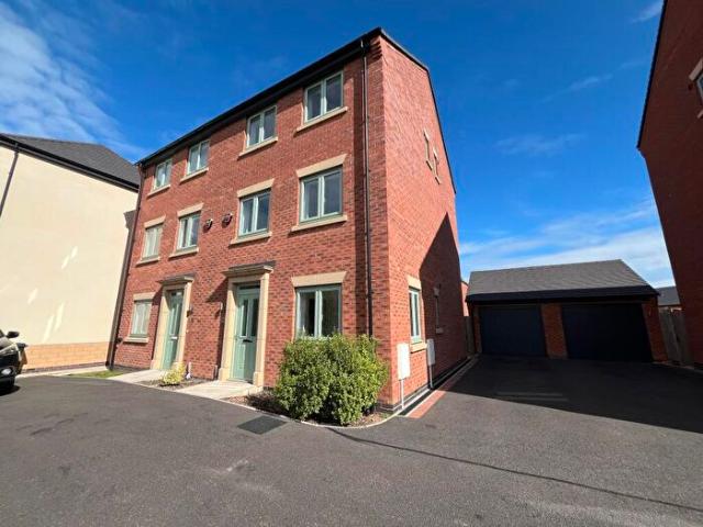 3 Bedroom House To Rent In The Avenue, NN17