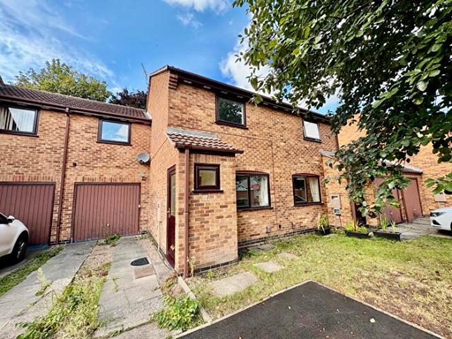 3 Bedroom House To Rent In The Friary, NG7