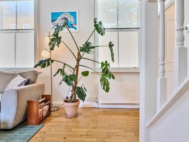 3 Bedroom House to Rent in Triangle Estate 7 9 Kennington Lane, London, SE11
