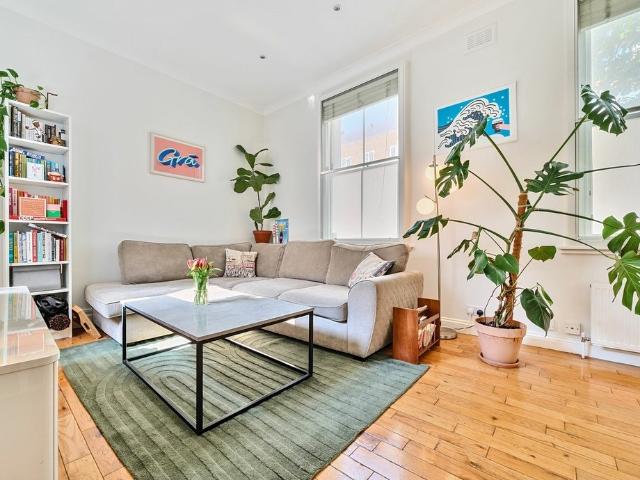 3 Bedroom House to Rent in Triangle Estate 7 9 Kennington Lane, London, SE11