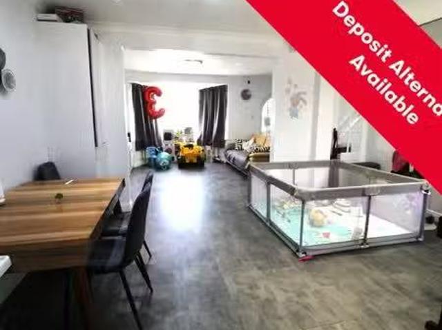 3+ bedroom house to rent in Turner Road, Edgware, HA8