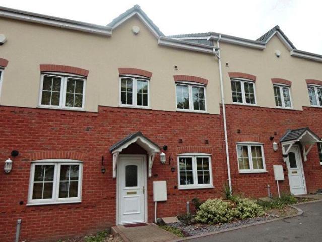 3 Bedroom House To Rent In Wagon Lane, Solihull, B92