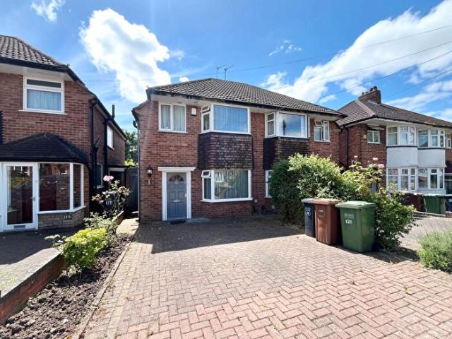 3 Bedroom House To Rent In Wichnor Road, Solihull, B92