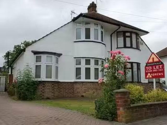 3+ bedroom house to rent in Allington Road, Orpington, Kent, BR6