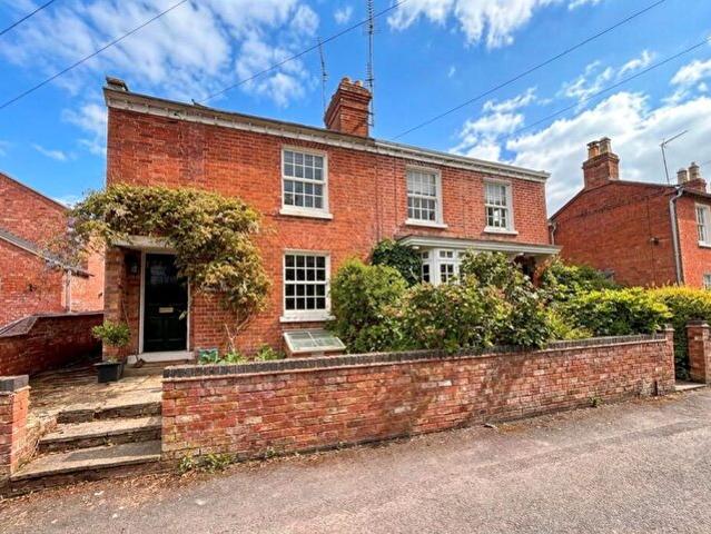 3 Bedroom House To Rent In Bay Tree Cottage, Alveston, CV37