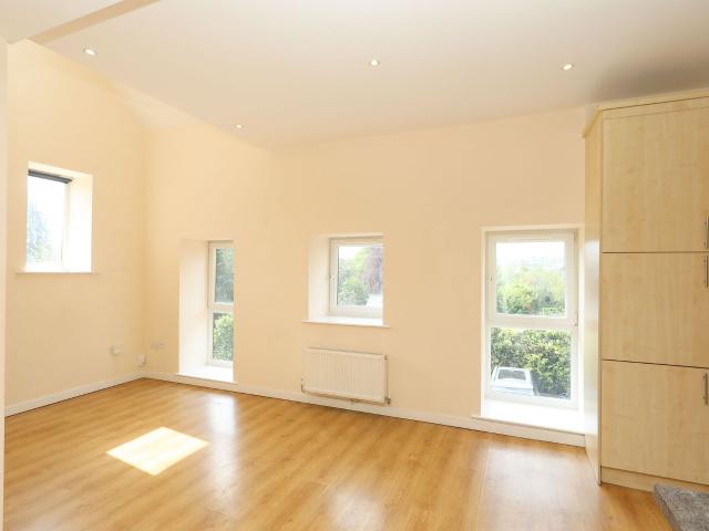 3 bedroom house to rent in brockwell lane chesterfield s40