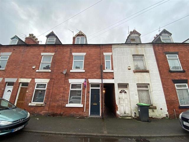 3 Bedroom House To Rent In Carlingford Road, Hucknall, Nottingham, NG15