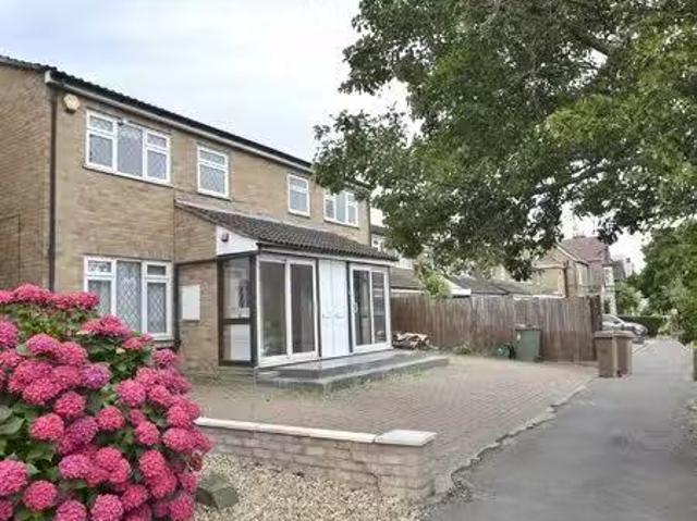 3+ bedroom house to rent in Carshalton Road, Sutton, SM1
