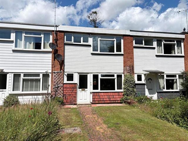 3 Bedroom House To Rent In Chiltern Gardens, Leighton Buzzard, Bedfordshire, LU7