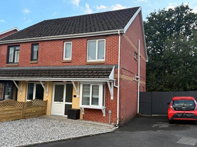 3 Bedroom House To Rent In Clos Y Cwm, Penygroes, Carmarthenshire, SA14