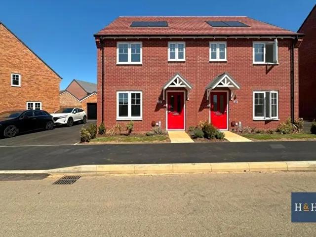 3 Bedroom House To Rent In Fennel Way, Overstone, NN6