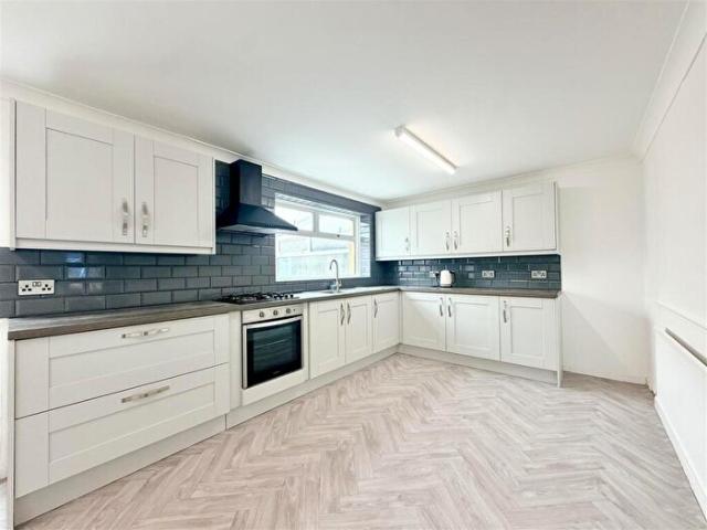 3 Bedroom House To Rent In Gardendale Avenue, Nottingham, NG11