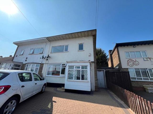 3 Bedroom House To Rent In Garretts Green Lane, Kitts Green, B33