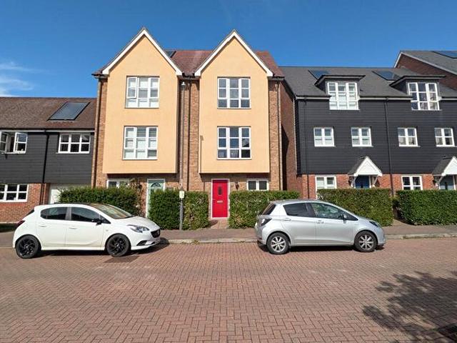 3 Bedroom House To Rent In Gwendoline Buck Drive, Aylesbury, HP21