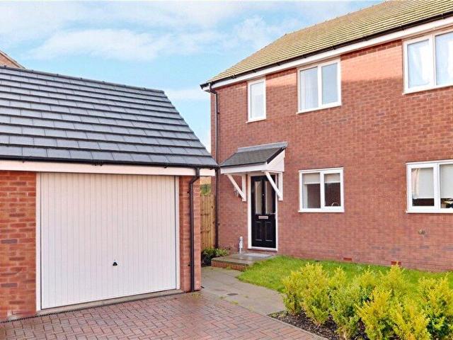3 Bedroom House To Rent In Hardy Close, Towcester, Northamptonshire, NN12