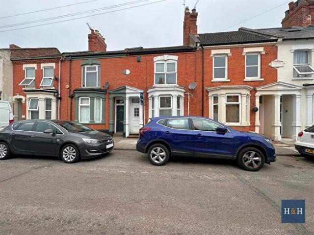 3 Bedroom House To Rent In Ivy Road, Abington, NN1