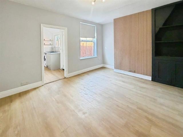 3 Bedroom House to Rent in King Street, Kettering, NN16