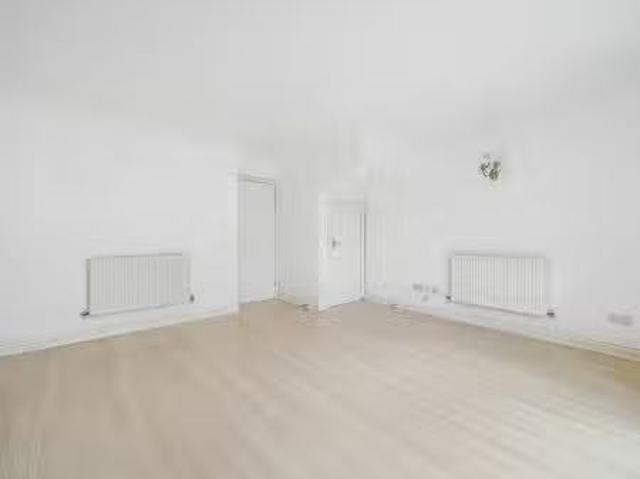 3+ bedroom house to rent in Lower Green Gardens, Worcester Par.