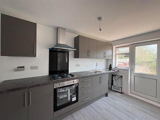 3 Bedroom House To Rent In Manesty Crescent, Clifton, Nottingham, NG11