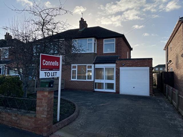 3 Bedroom House To Rent In Murcott Road East, Whitnash, CV31