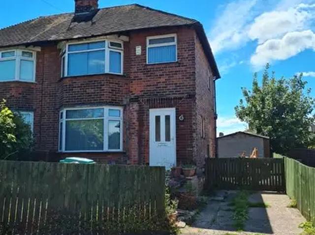 3 Bedroom House To Rent In Orville Road, Nottingham, NG5