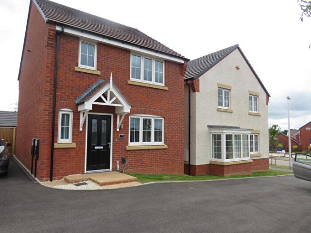 3 Bedroom House To Rent In Pinewood Avenue, Warwick, CV34