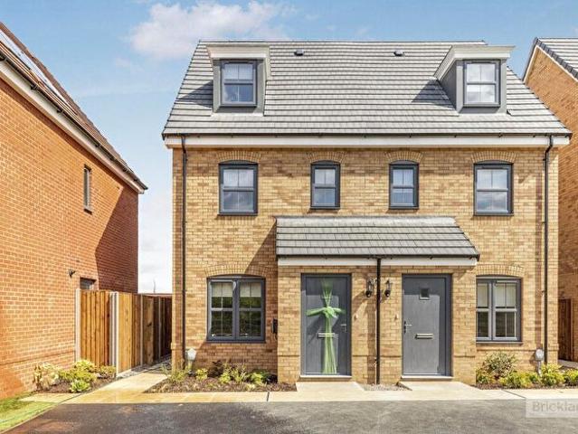 3 Bedroom House To Rent In Pumpkin Close, Northampton, NN6