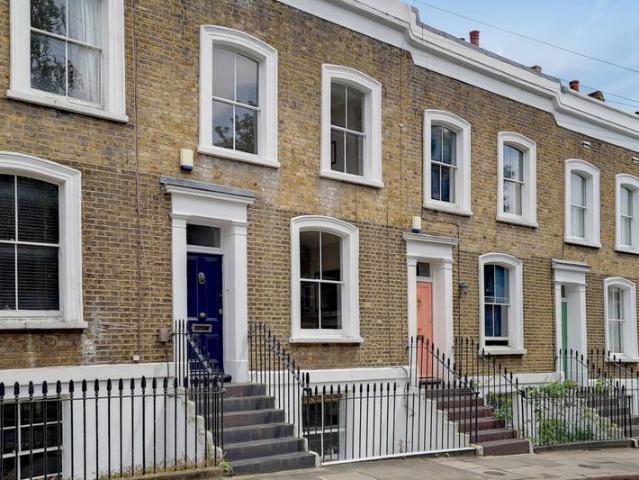 3 Bedroom House to Rent in Queens Head Street